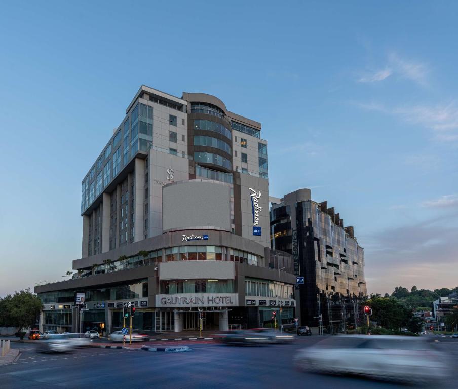 Radisson Blu Sandton | آژانس سفرنامه